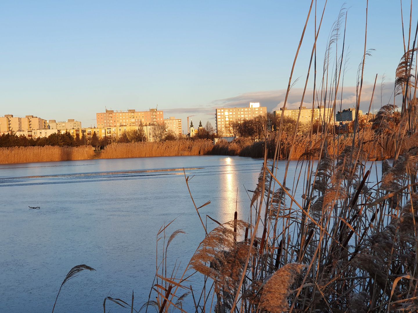 Esős idő várható éjszakai fagyokkal
