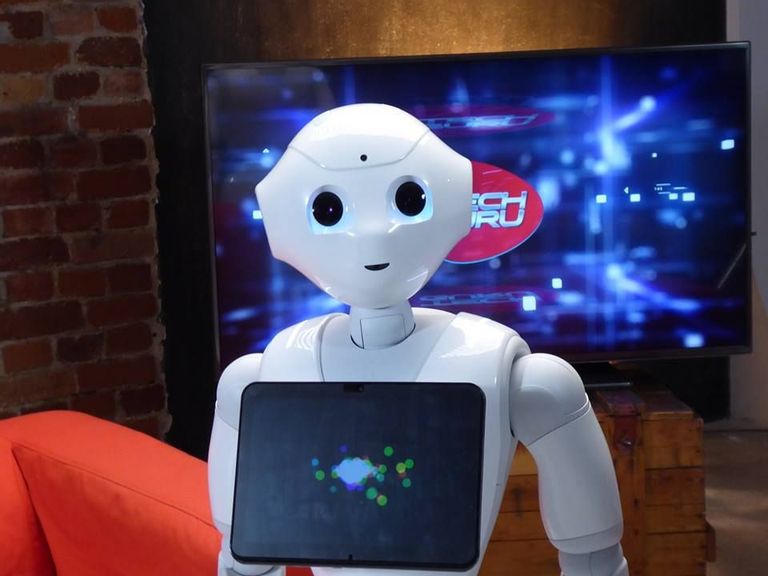 Országos tévében nyilatkozott az Alba Innovár humanoid robotja - videó ...