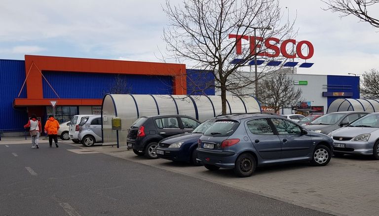 Nyugdíjas kedvezményt vezet be a Tesco