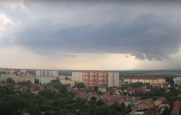 Szupercella csapott le Székesfehérvárnál - videón a természeti jelenség!