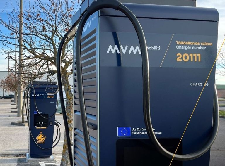 Fehérvárra is szerelt 150 kW-os töltőfejeket az MVM Mobiliti